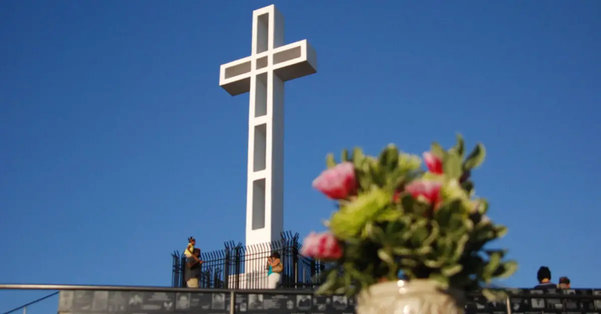 Crosses Didn’t Burn in Southern California Wildfires? – Truth or Fiction?