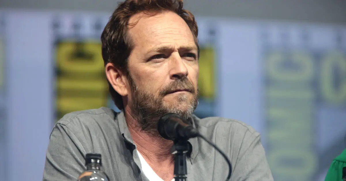 Actor Luke Perry Dead at 52 – Truth or Fiction?
